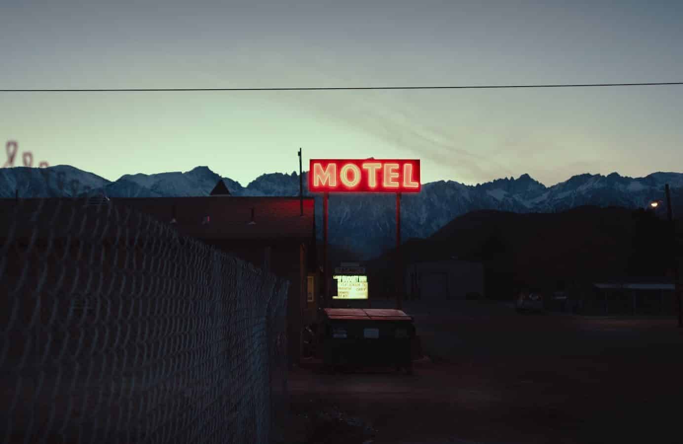 5 Tips On How To Stay Safe In A Motel - The Entry Blocker